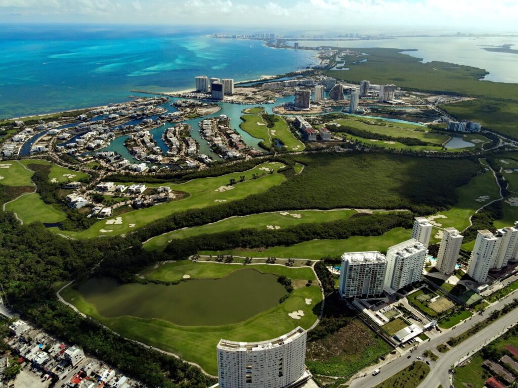 Golf Course - Puerto Cancún
